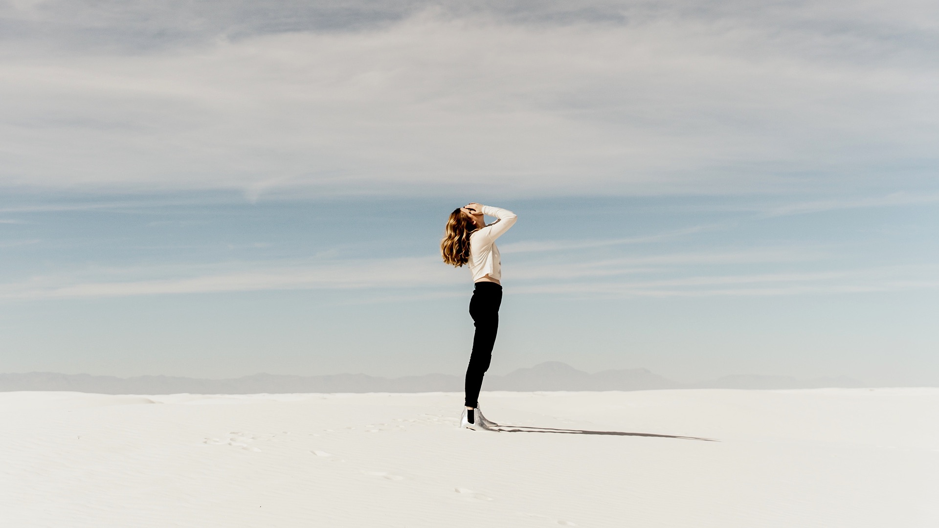 Girl from the desert - Profeshie